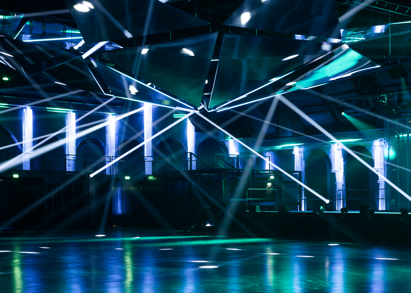 Le Phantom de l'Aréna - MeeT and TRaVeL MaG